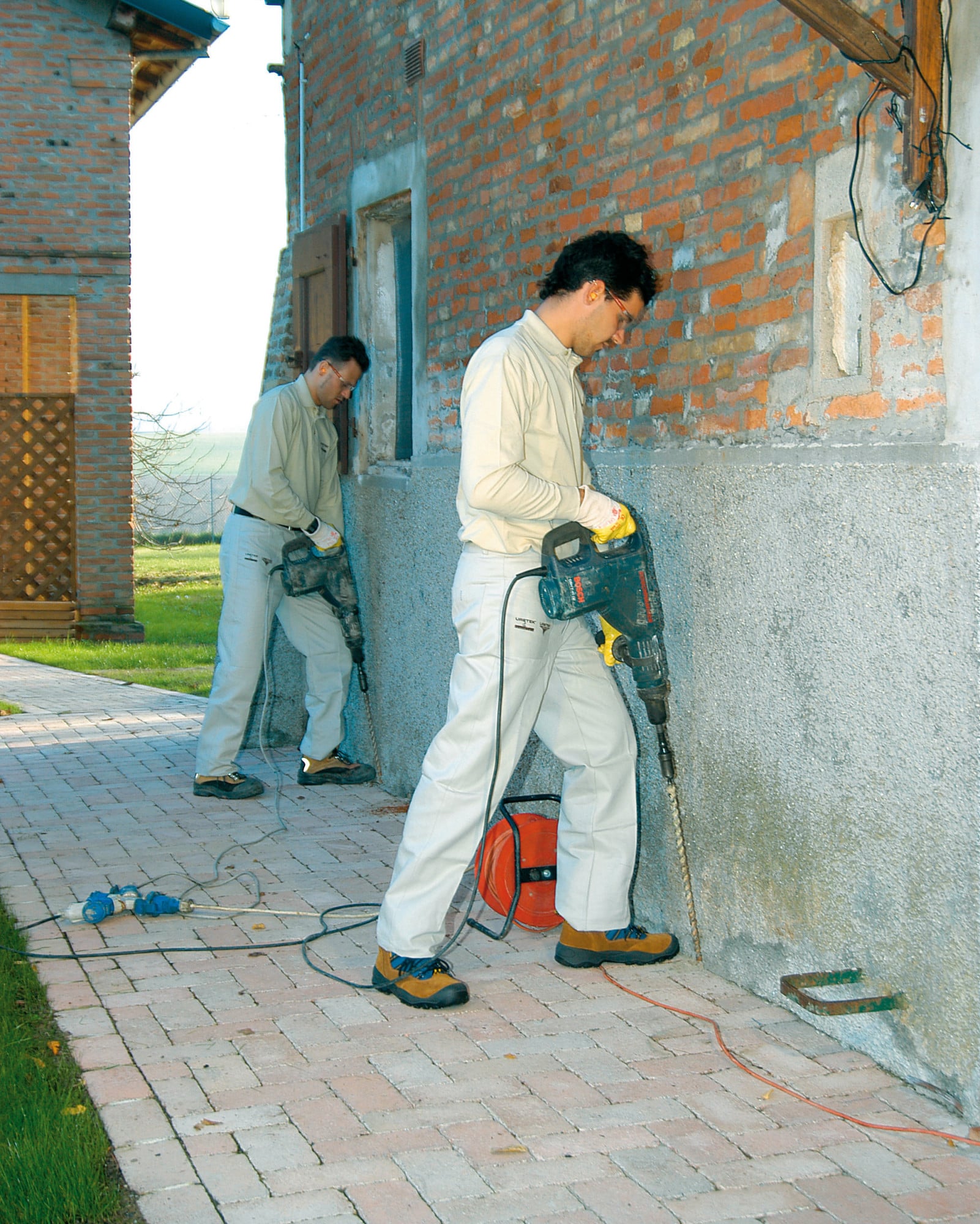 Réalisation des injections de résine URETEK